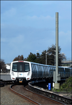 Wireless For Trains and Trackside Pole Installation | bart.gov